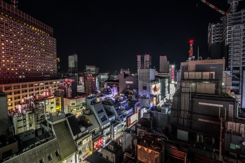 Rooftopping in Tokyo: Shinjuku at Night - Japan - Finding Midnight